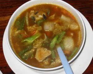 Gaeng Som Pak Ruam (Thai Sweet and Sour Vegetable Soup) แกงส้มผักรวม