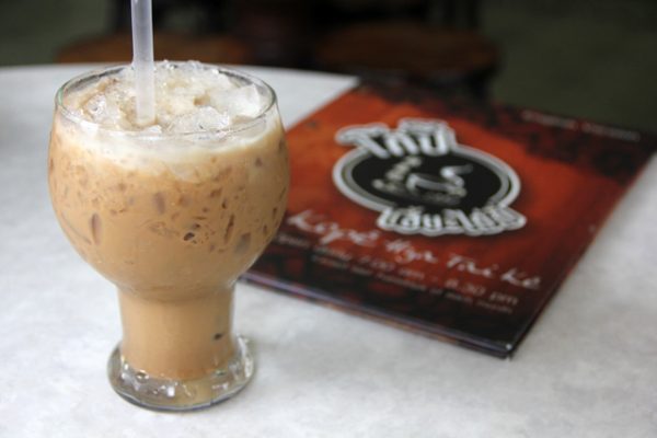 Historical Coffee Shop in the Heart of Bangkok - Kope Hya Tai Ke (โกปี๊ ...