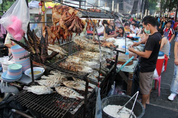 Bangkok's Biggest Street Food Attraction - Central World Stalls (And Some Great Roasted Fish ...