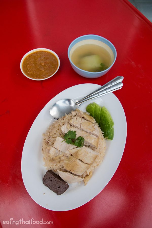 Khao Man Gai Recipe - Thai Street Food Style (วิธีทำข้าวมันไก่)