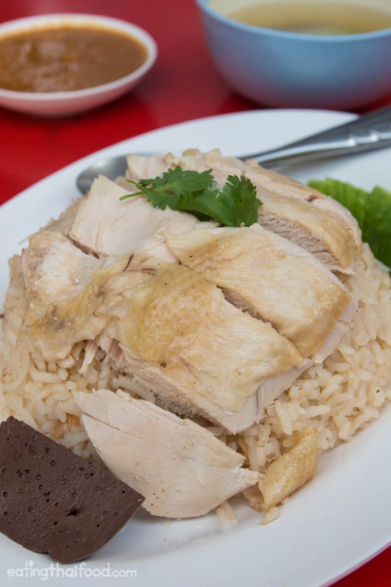 Khao Man Gai Recipe - Thai Street Food Style (วิธีทำข้าวมันไก่)