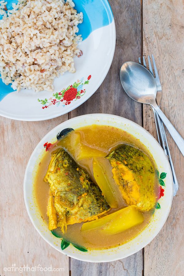 Southern Thai Gaeng Som Recipe (Sour Spicy Fish Curry)