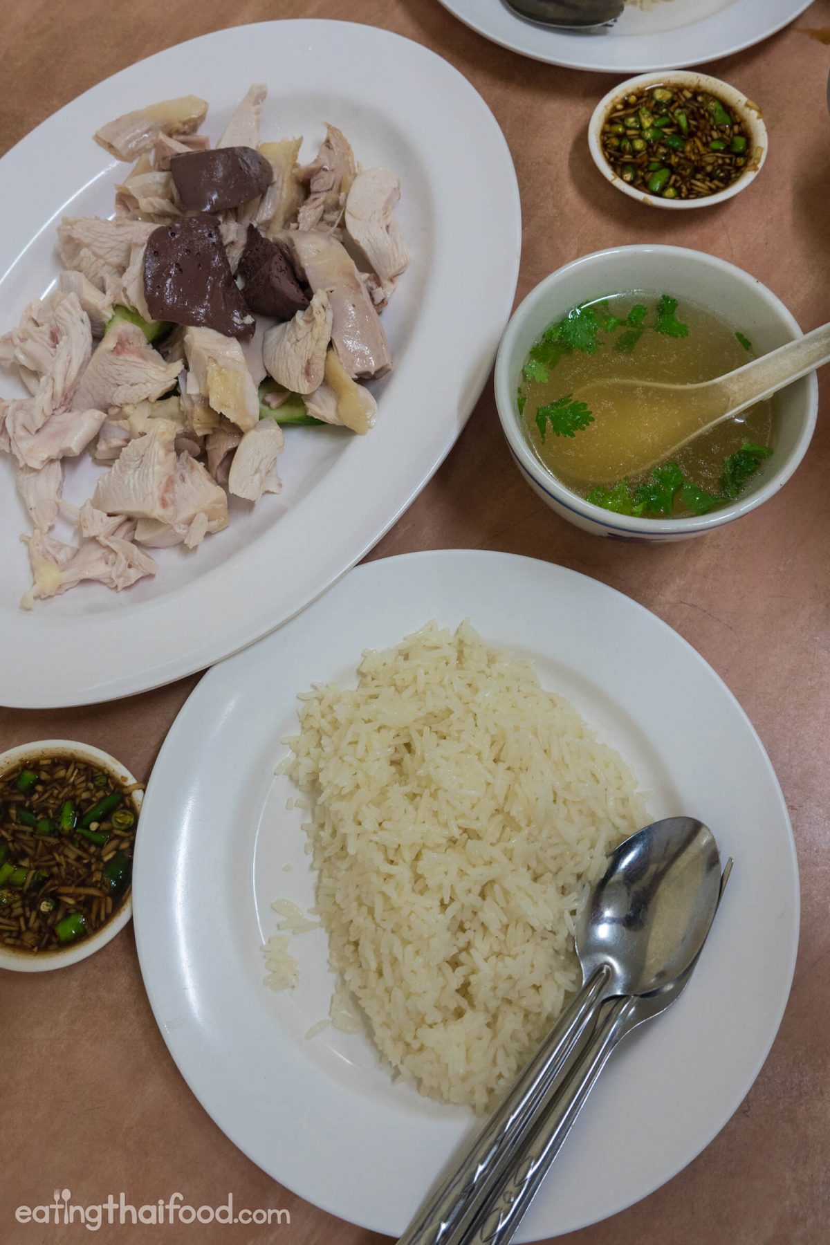Plump and Juicy Chicken Rice at Khao Man Gai Jae Yee (ข้าวมันไก่เจ๊ยี ...