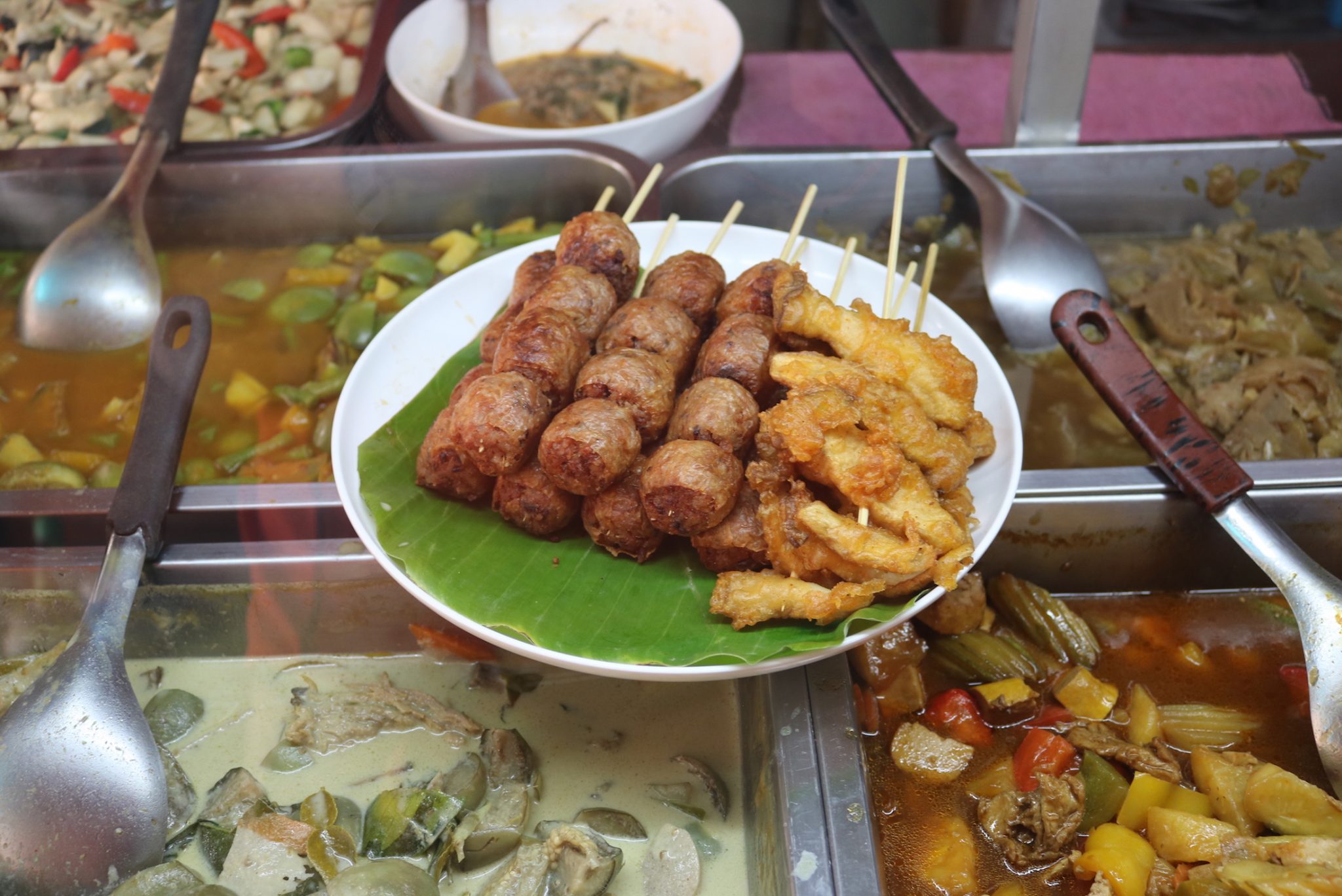 Thai Vegan Festival and Delicious 'Jae' Food (อาหารเจ) at "Ming Kwan ...